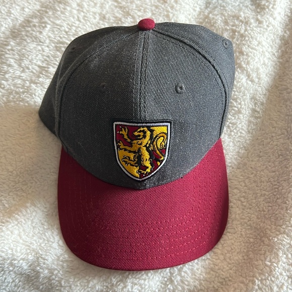 Warner Bros. | Accessories | Gryffindor Cap Genuine Harry Potter | Poshmark